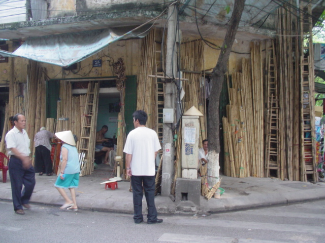 Cau Go Street